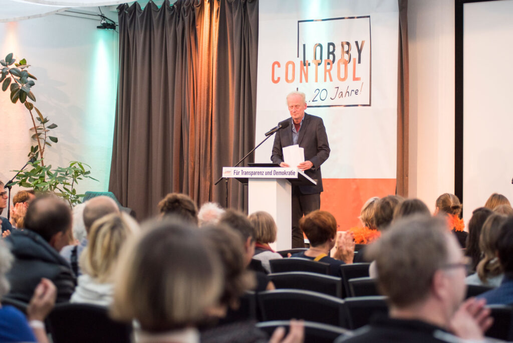 LobbyControl | Klärt auf über Lobbyismus